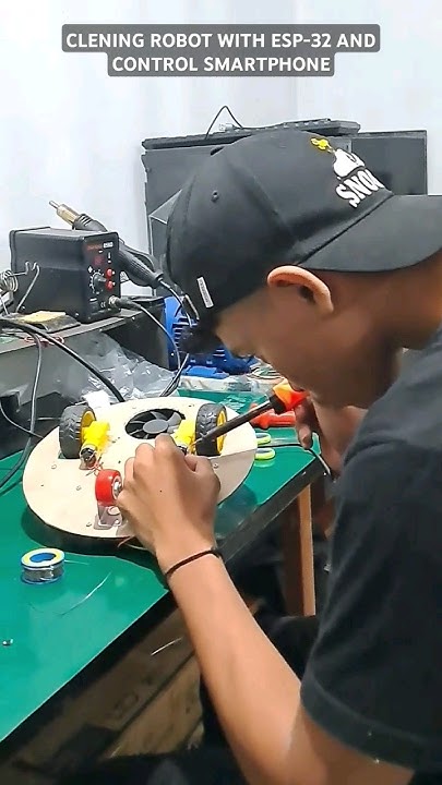 Robot Clening with Smartphone #esp32project #esp32 #arduino #iot #project #training #private ...