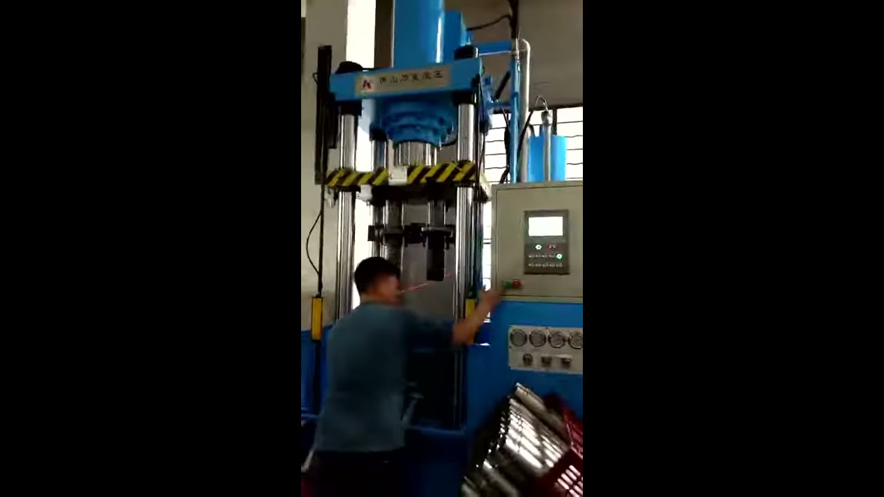 Water Bulging press-2 pcs in one stroke - YouTube