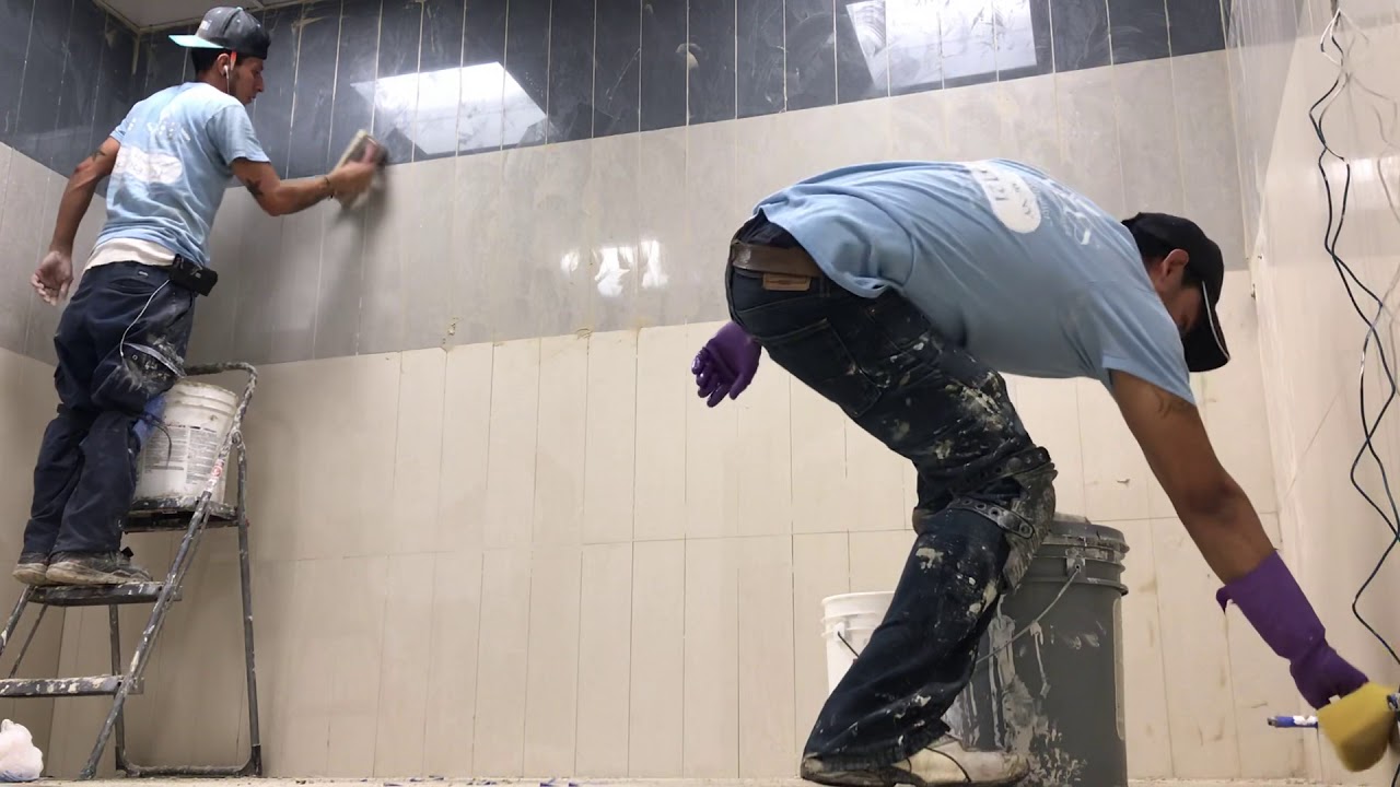 Trabajando en la usa poniendo grout how to grout tile part 1 - YouTube