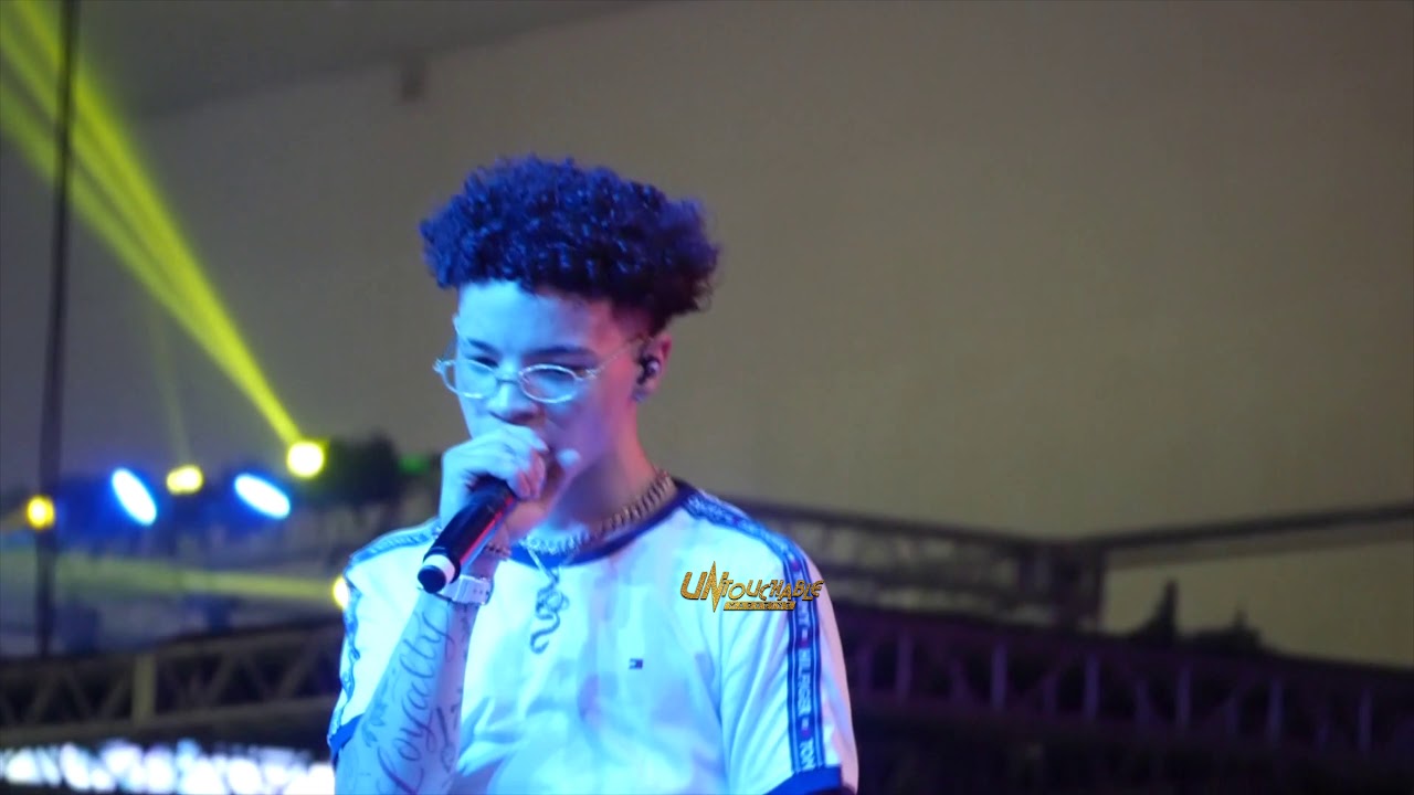 Lil Mosey performs pull up & G Walk - YouTube