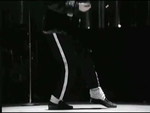 Michael Jackson - Billie Jean / end dance - Live in Bucharest 1992 - YouTube