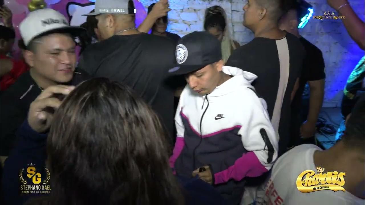 POR ELLA LA BOTELLA - LOS CHARLIS DE LA CUMBIA...PROMOTORA STEPHANO GAEL - YouTube