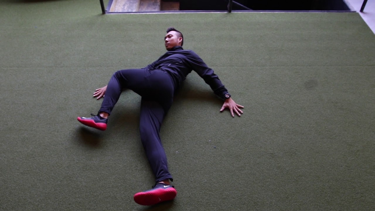 Dynamic Stretch: Bretzel Stretch - YouTube