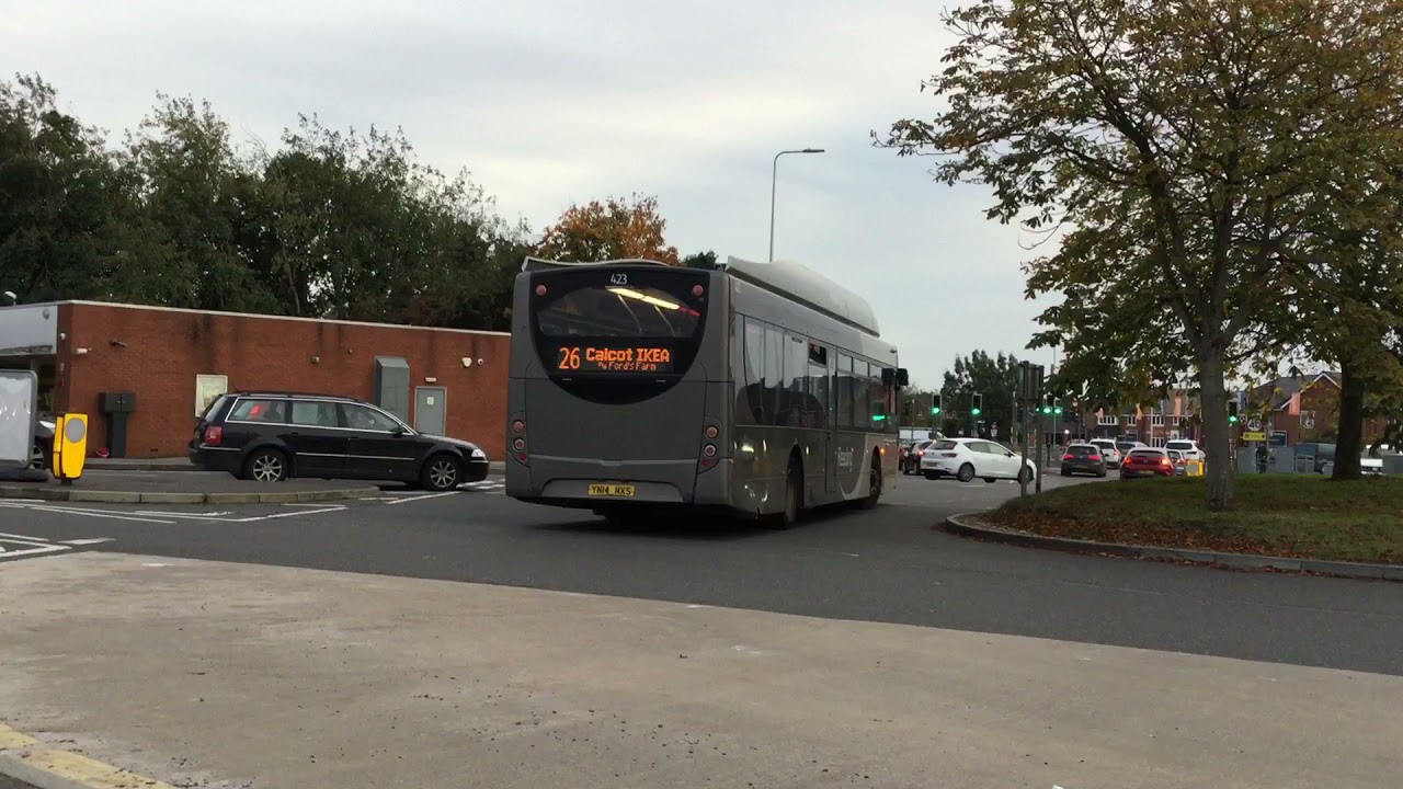 Reading Buses Enviro300 423 (YN14 MXS) On Route 26 To Calcot IKEA - YouTube