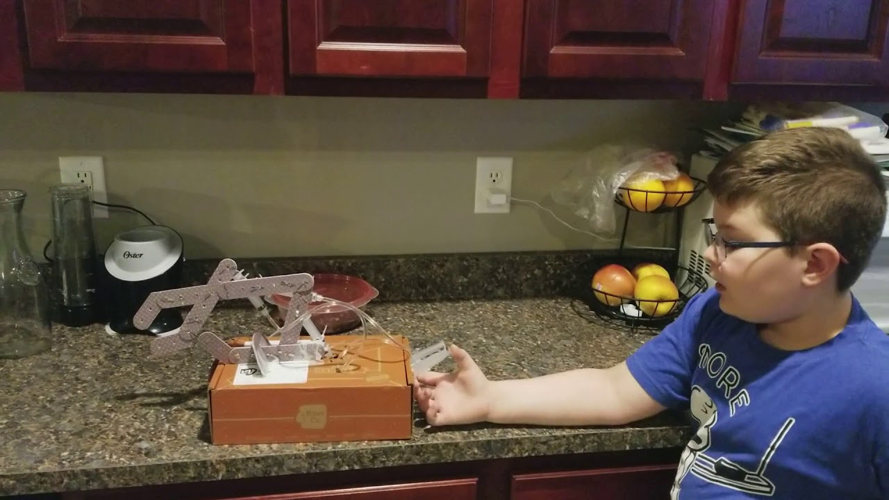Aidan built Tinker Crate's hydraulic claw - YouTube