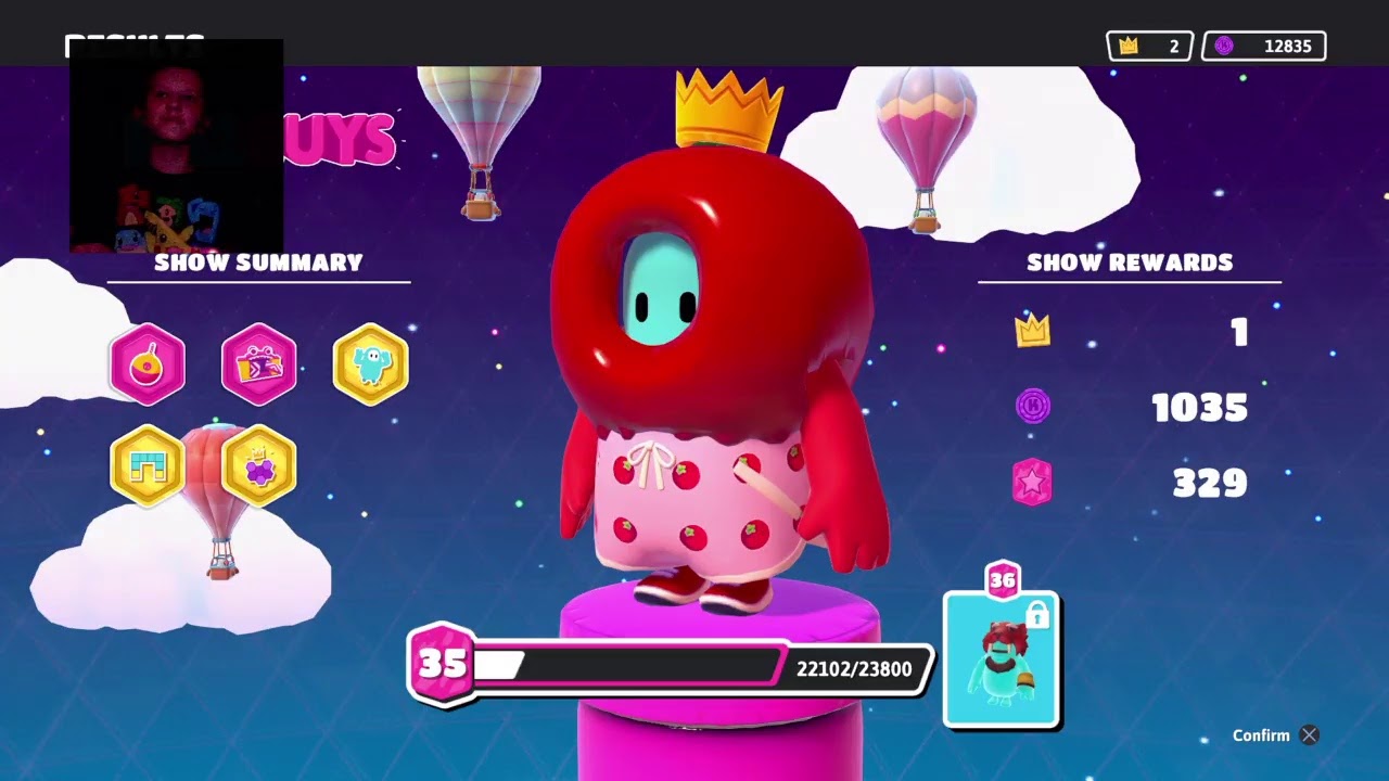 Playing until Iget a crown Fall guys - YouTube