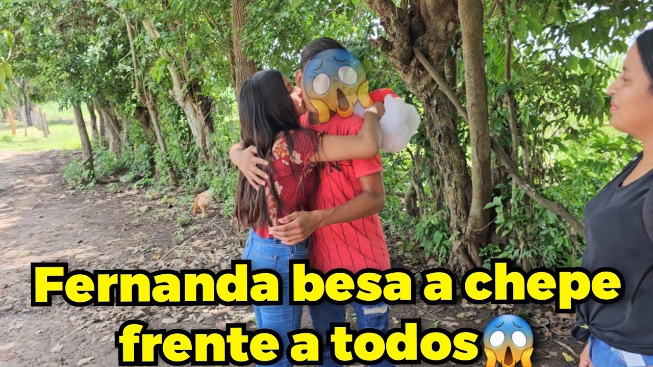 Fernanda Besa A Chepe De Agradecimiento Por El Regalo Que Le Dio😍 - YouTube