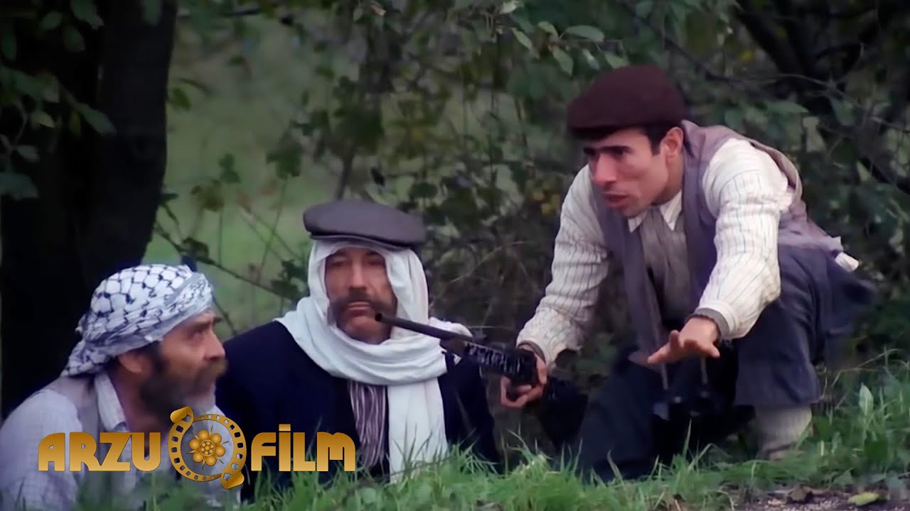 Ben Eşkıya Olmuşum - Erkek Güzeli Sefil Bilo - YouTube