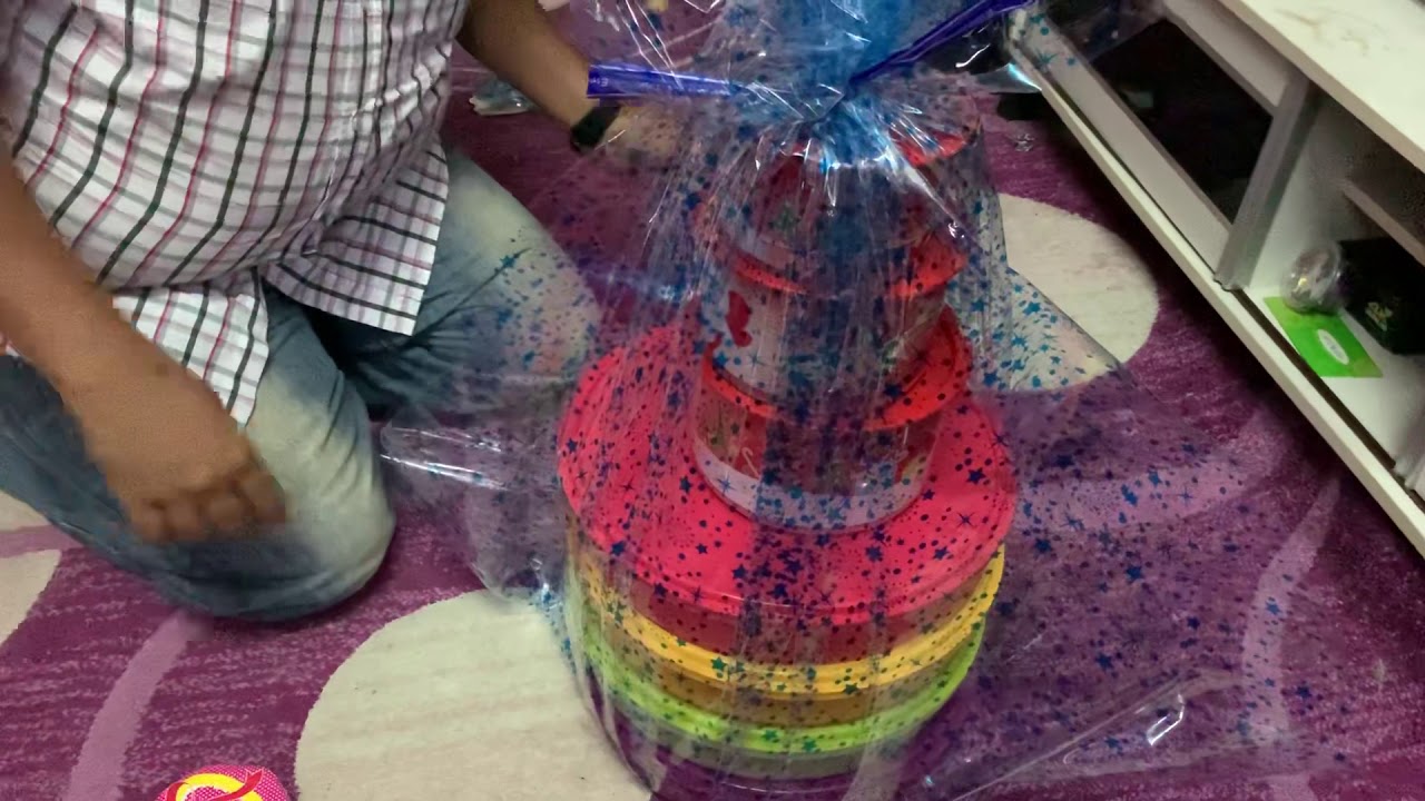 Cara balut hamper besar dengan mudah oleh pakcik - YouTube