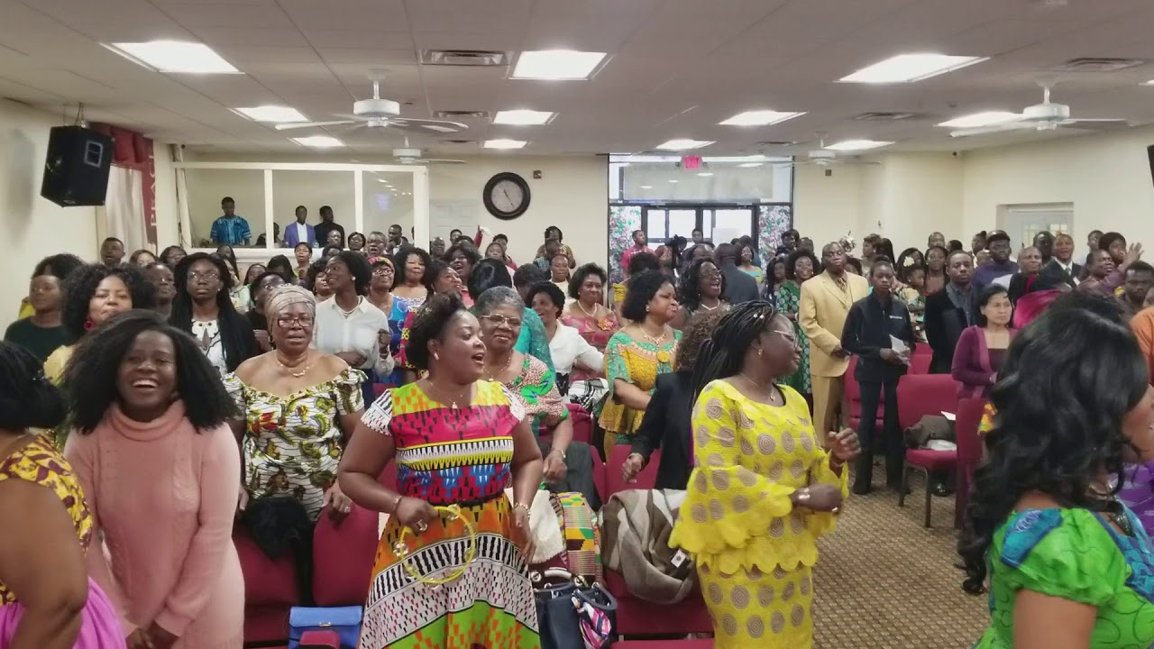 Offering Time with a twist of praises. - YouTube