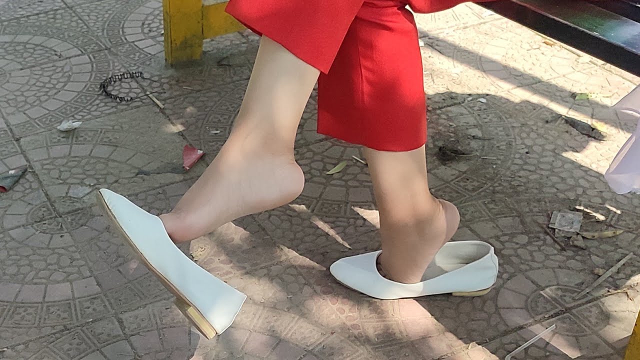 Dangling white flats | Extreme dangling - YouTube
