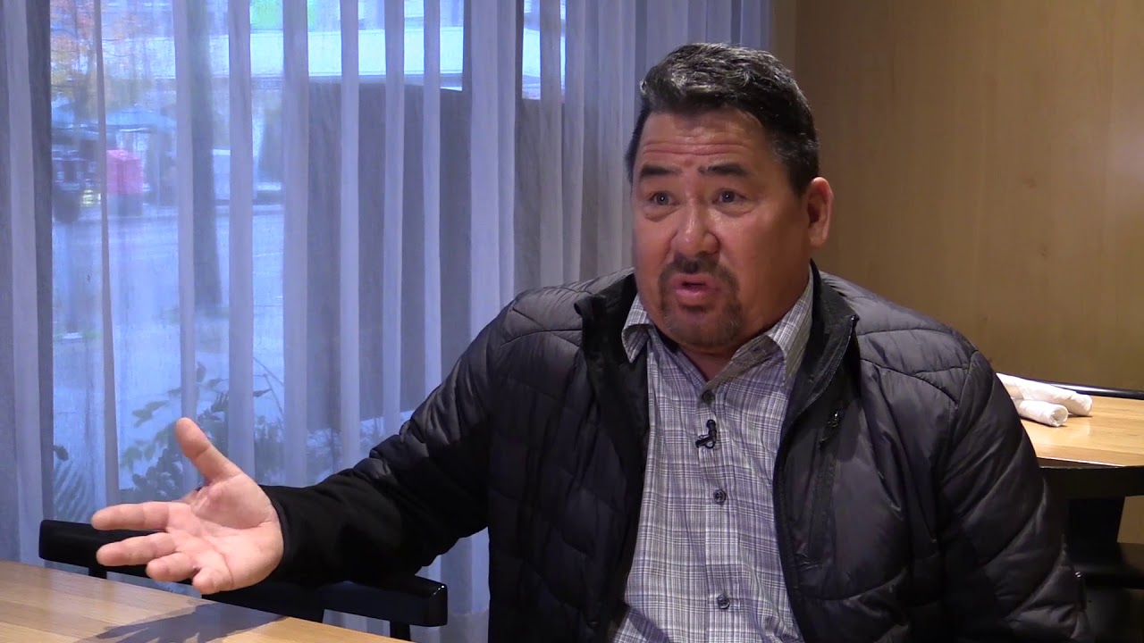 Hawaiian chef brings iconic dish to Vancouver - YouTube