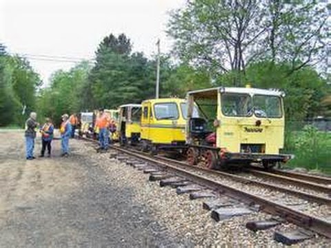 RAILROAD SPEEDER CARS ON THE MOVE - YouTube