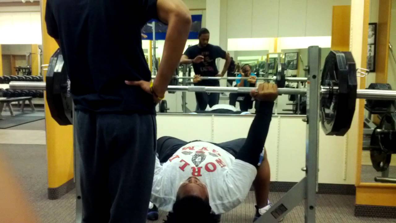 Curtis Garth Jr: BENCH 230 lbs...29 reps - YouTube