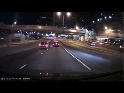 Pee out of a taxi T_T