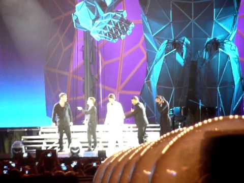 Take That - Progress Live - Debut Album Shot - 9th July 2011 - YouTube