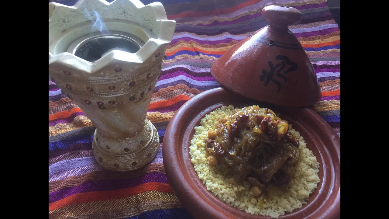 Moroccan couscous ,caramelized onions & raisins (COUSCOUS TFAYA) - YouTube