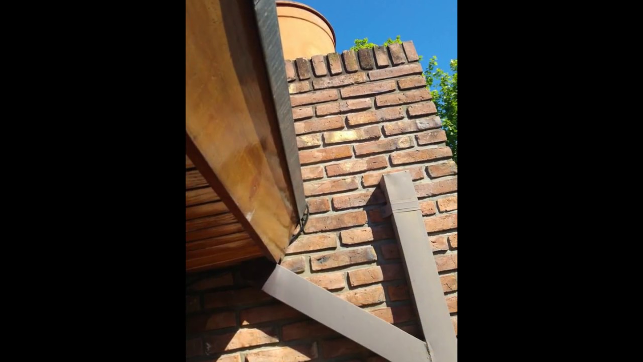 Filtracion de techo de tejas francesas. Mala ejecucion del techo. - YouTube