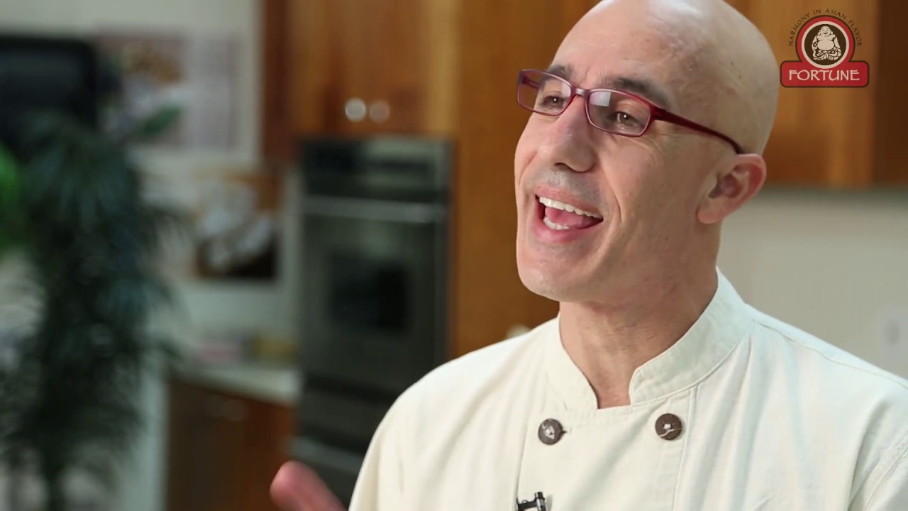 Chef Robert Danhi Presents: JSL Yakisoba Noodles - YouTube