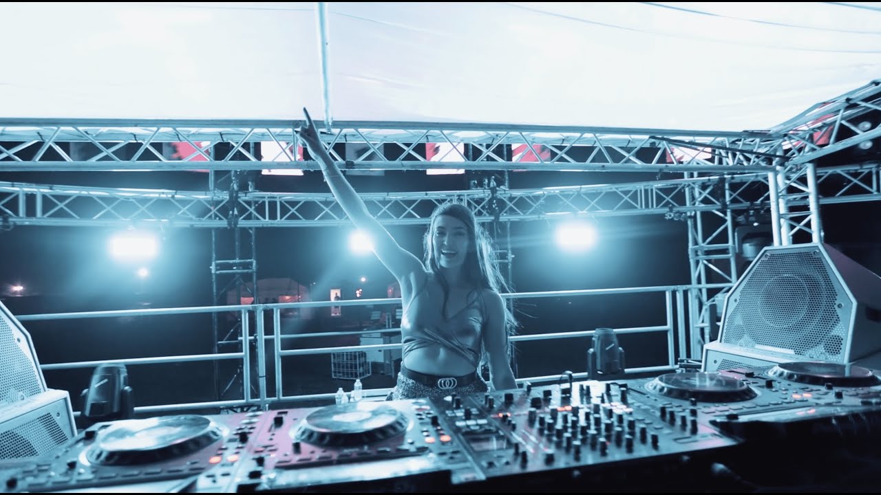 Sakyra - I Like To Party (Official Videoclip) - YouTube