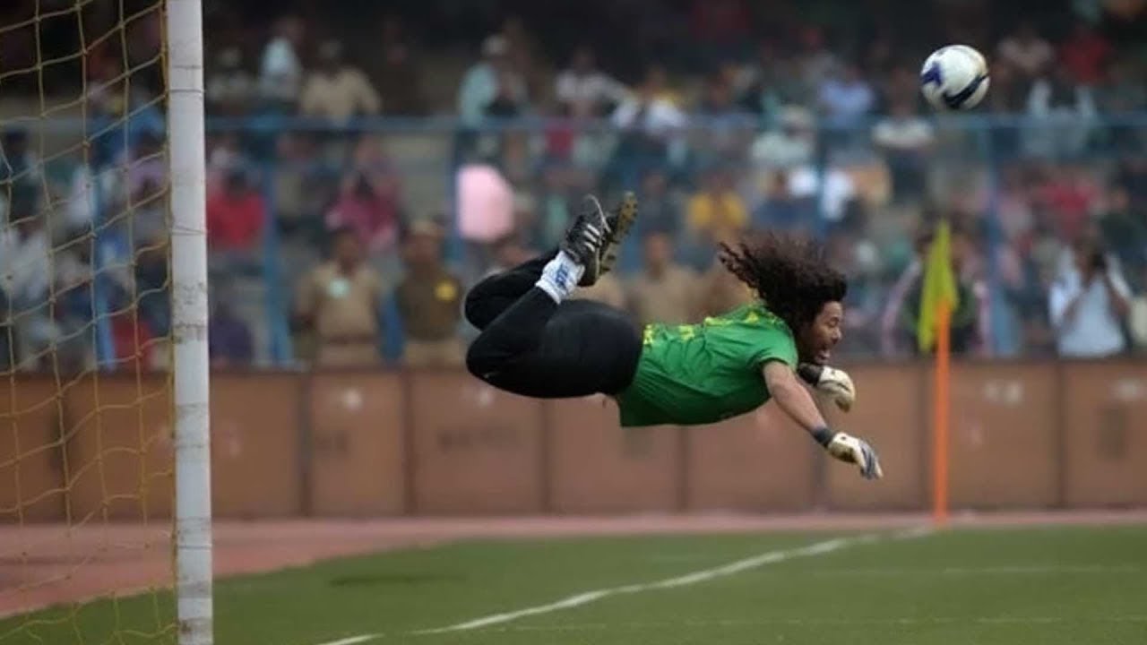 Las Mejores Atajadas Jamás Vistas En El Mundo Del Fútbol - YouTube