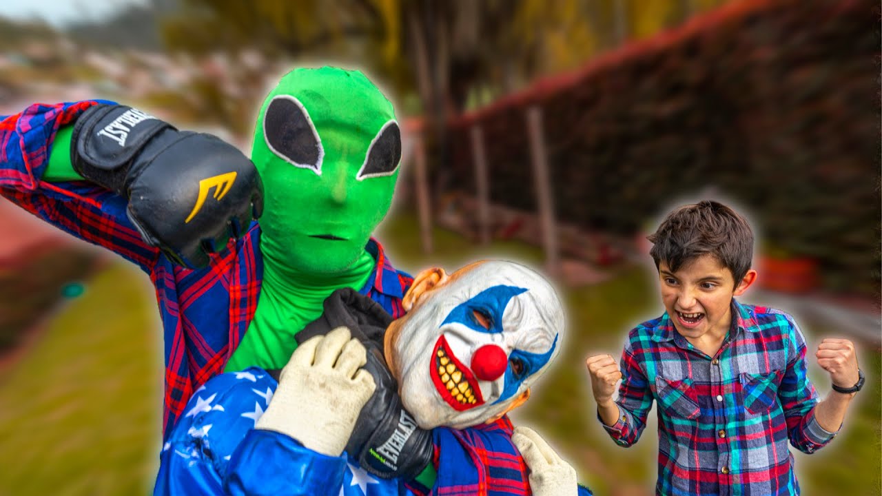 UN ALIEN SE EFRENTA AL PAYASO ASESINO DE @PARCERICO * ¡¡Batalla épica ...