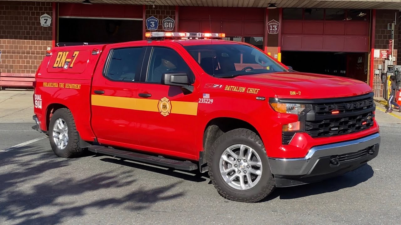 ⁴ᴷ Philadelphia Fire Department Engine 68, Ladder 13 and *** BRAND NEW ...