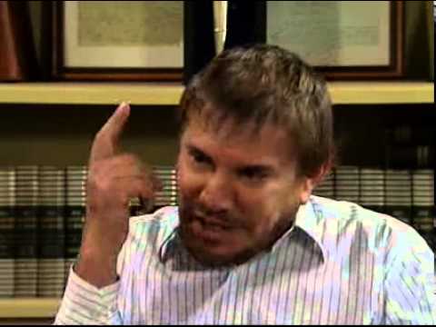 Valientes - Segundo evita que Laureano mate a Augusto - YouTube