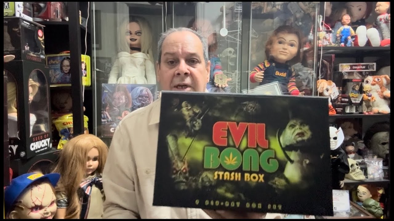 Unboxing the Evil Bong Blu-Ray Stash box - YouTube