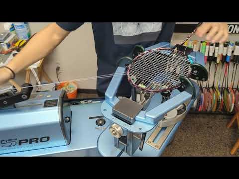 Badminton Racket Stringing - Yonex Astrox 100ZZ, top-down view, 4 knots, no talking, Tai Tzu ...