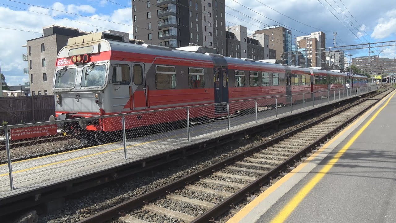 NSB BM 69 at Grefsen - YouTube