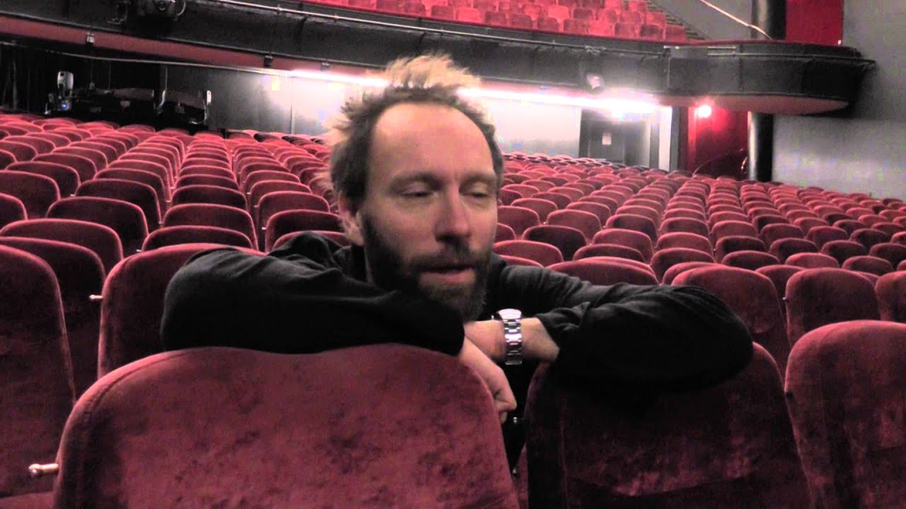 Behind the scenes 3: De tre Musketerer Folketeateret - YouTube