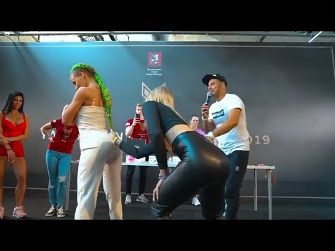 Dünya Tokat Vurma Yarışması ( Bayan Kalça Tokat Atma Yarışması ) Çılgın Ruslar