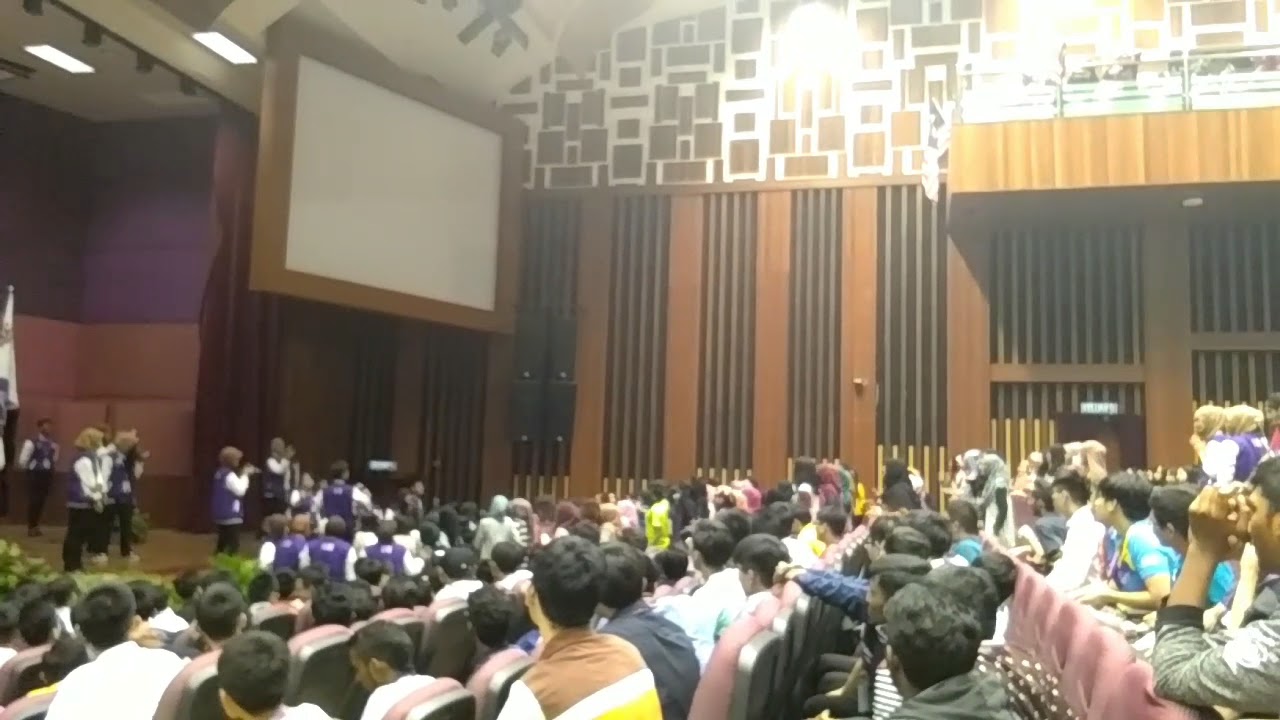 Desasiswa Cahaya Gemilang USM cheers 2017 - YouTube