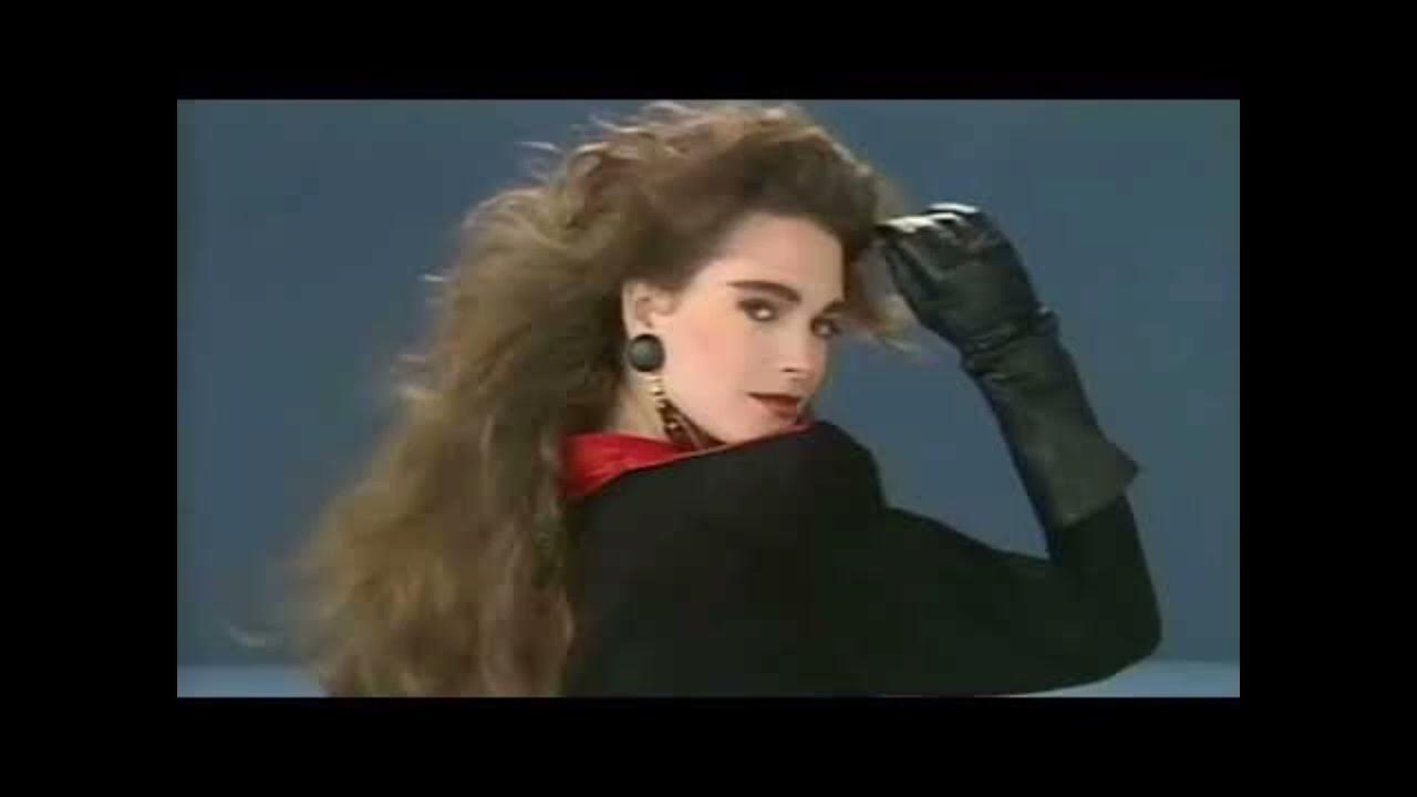 Unknown Song "That's The Magic" [W • H • A • T] - YouTube