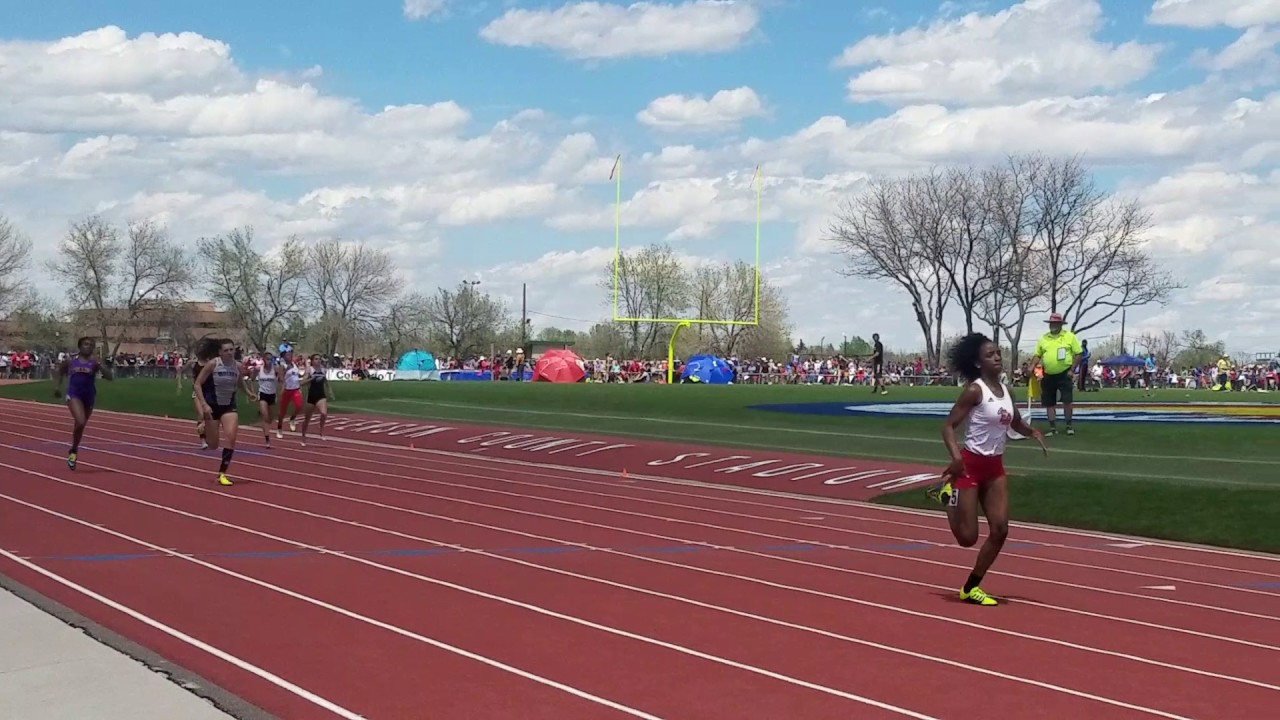 Arria Minor of Denver East is a fassst sophomore - YouTube