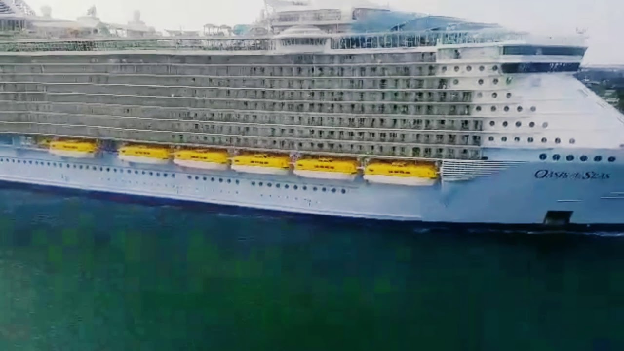 Royal Caribbean Oasis of the Seas is the real beauty of the seas - YouTube
