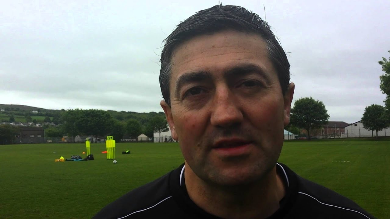 Peter Hutton takes charge of first Derry session - YouTube