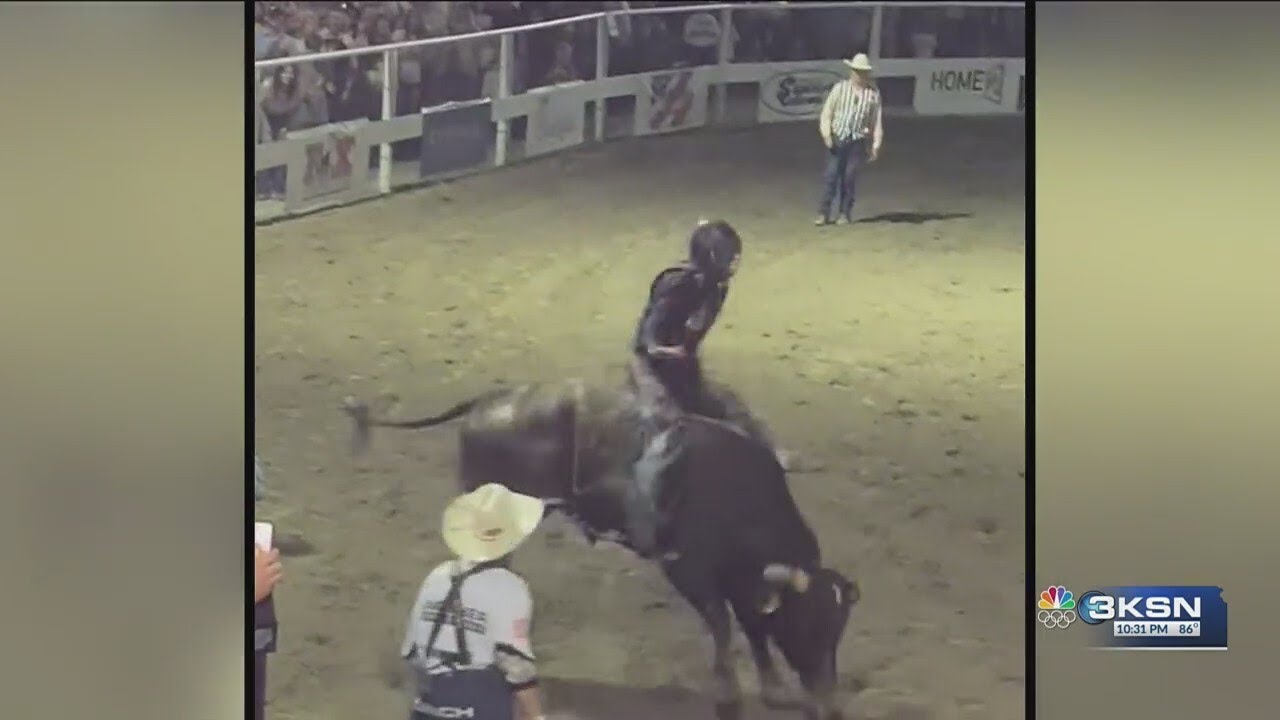 Hutchinson's Luke Mast one of best bull riders in the world - YouTube