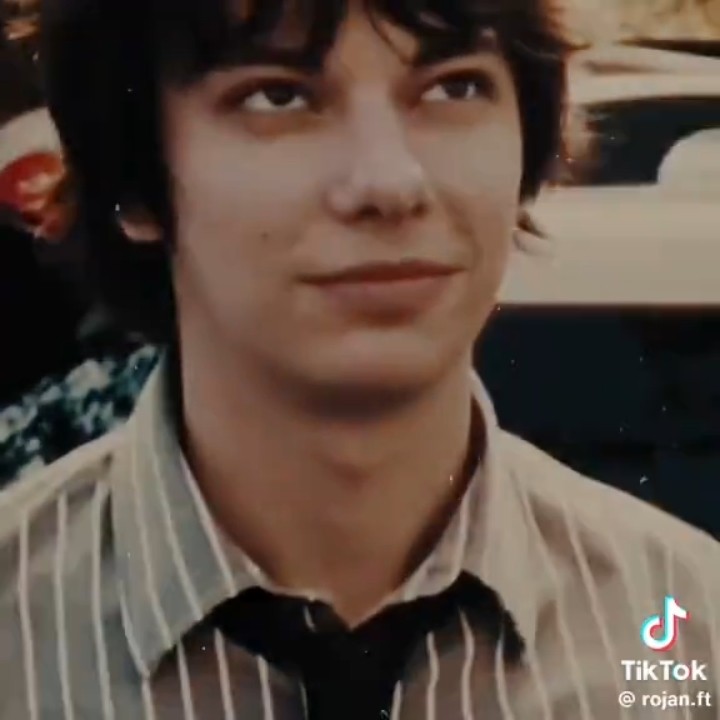 Rodrick heffley: Can i borrow your Eyeliner? Rodrick heffley edit - YouTube