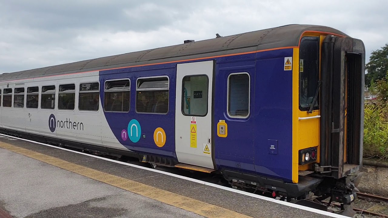 Northern 155 346 and 155 342 leaving Bridlington - YouTube