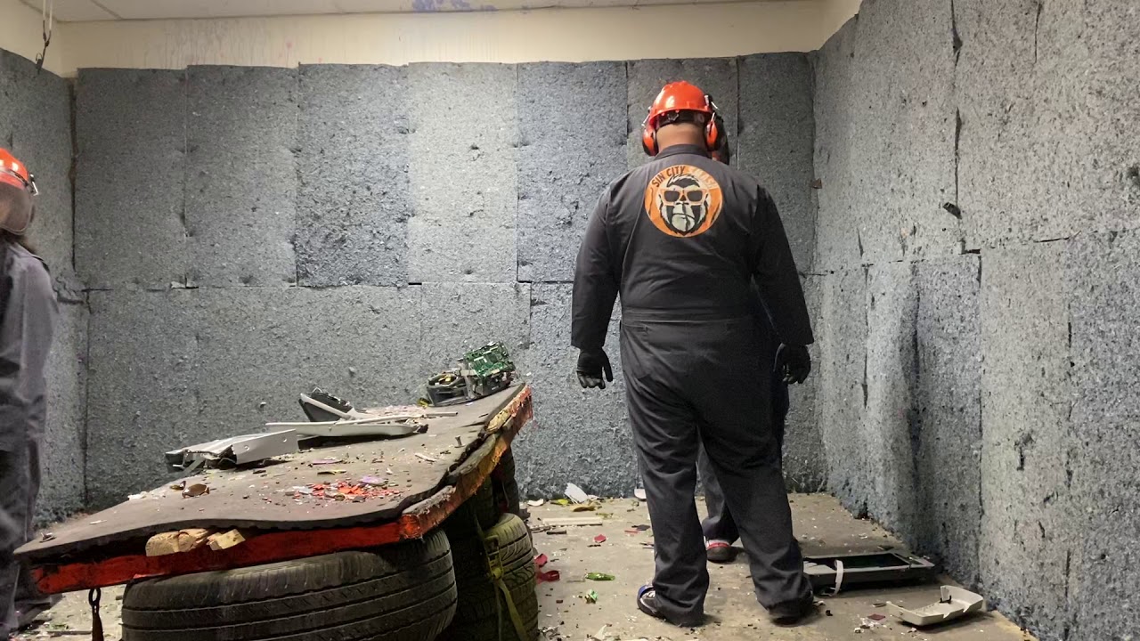 Shot Show 2020 | Sin City Smash House - YouTube
