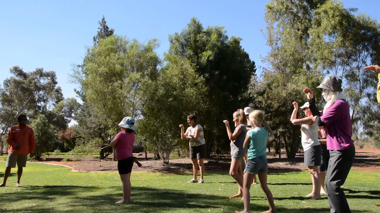 Uluru Womens Emu Dance - YouTube
