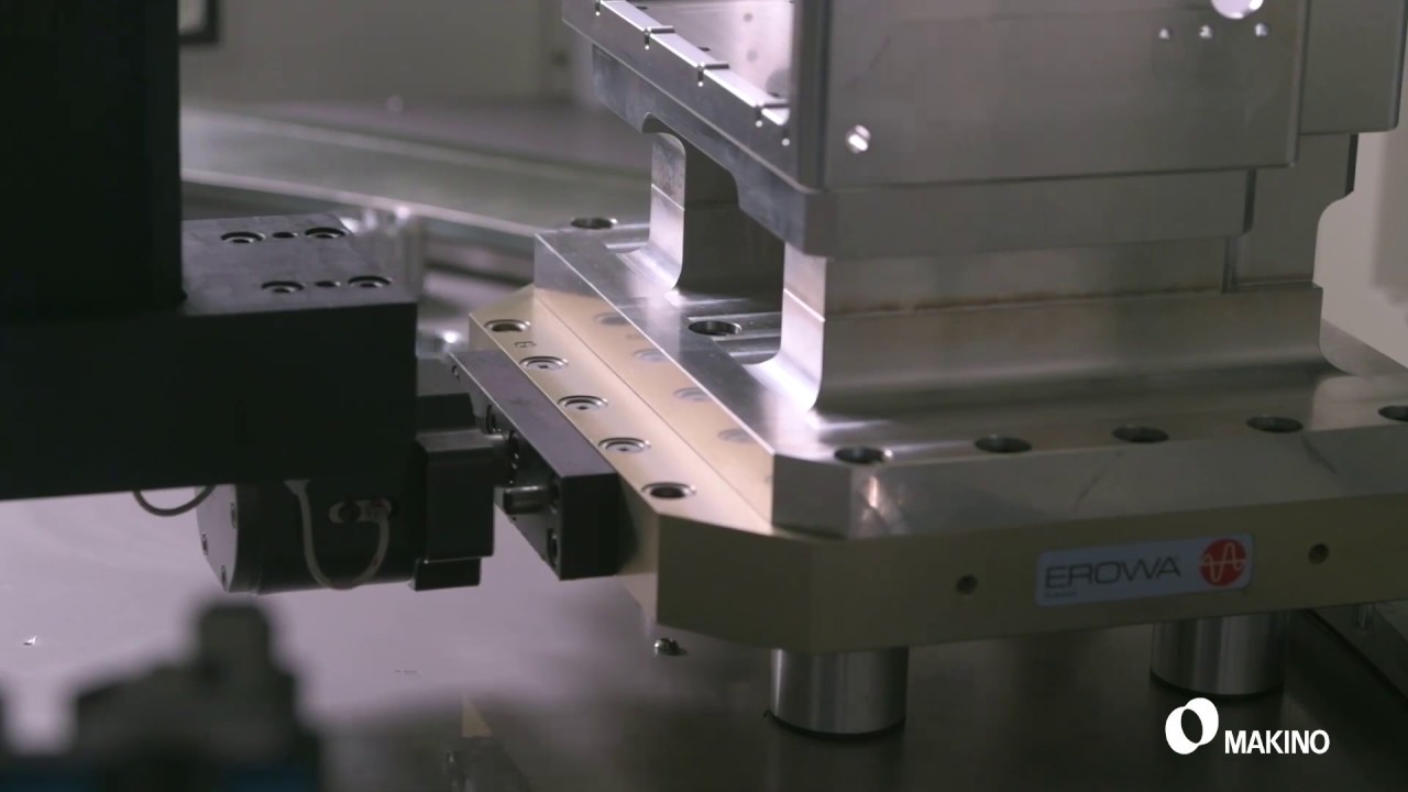 Makino DA300 with Erowa Easy Pallet System - YouTube