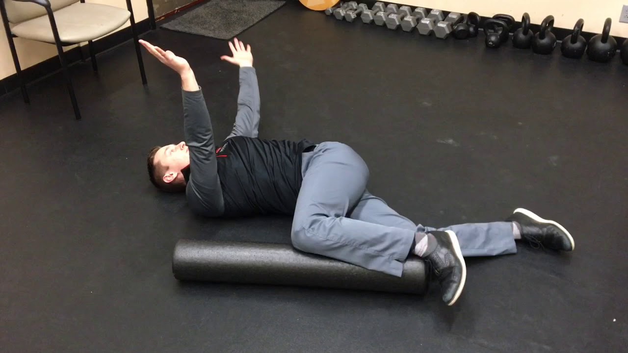Thoracic mobility- Side-lying windmill - YouTube