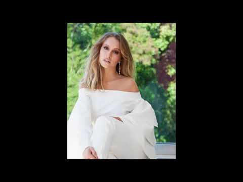 Carla Diaz posa sensual e fala do sexo oposto: ‘Sem pac 04/10/2017