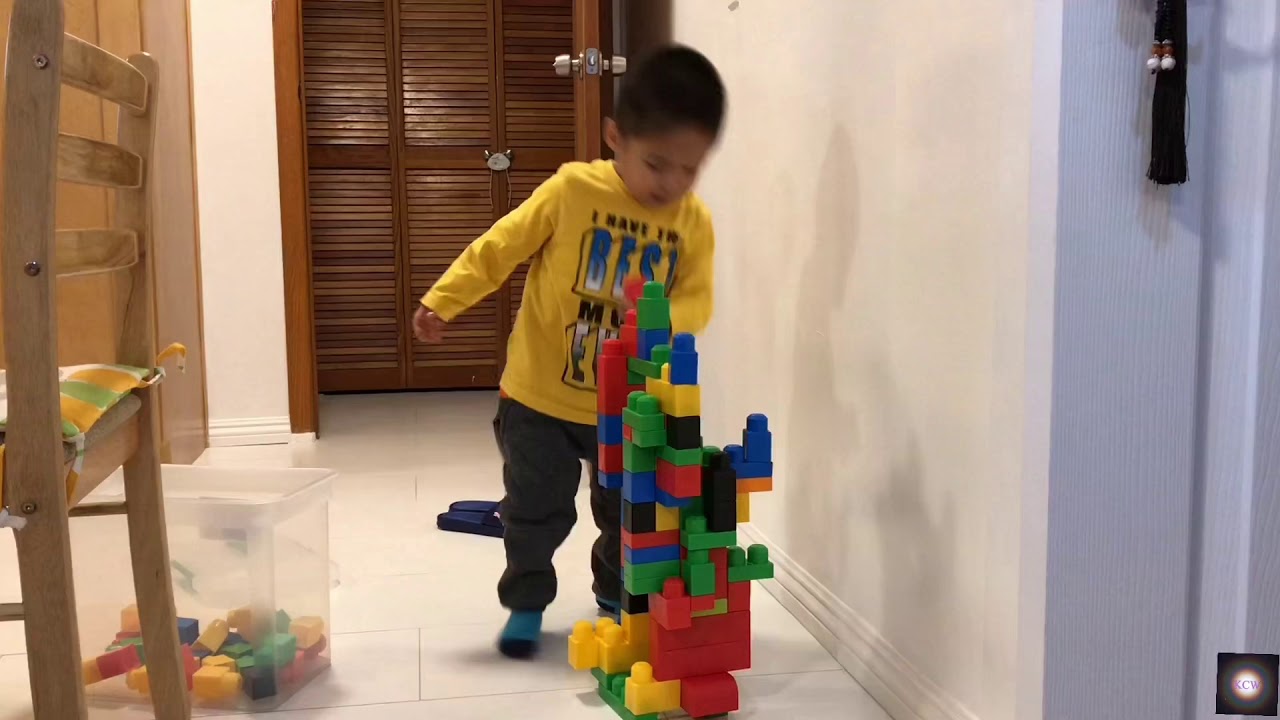 Good Toys for Toddler - Building LEGO Tower - YouTube