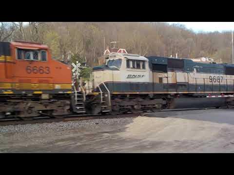 BNSF 7166 leading H-GALGFD w/Exec Mac, NS AC44C6M & Ferromex Units 4/29/23 - YouTube