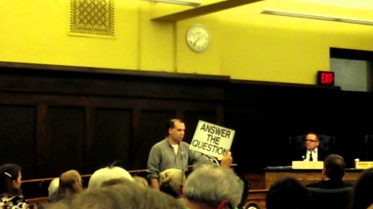 Ken Gulick and his wife Kris speak on Deer Lakes Park Lease - YouTube