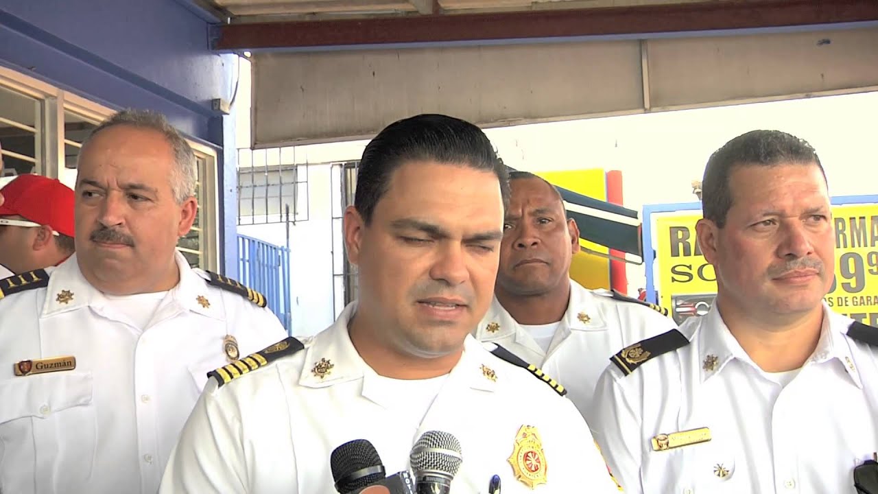 Cuerpo de Bomberos de Puerto Rico Inspeccionan los negocios de la calle ...